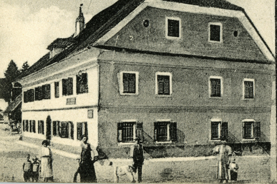 Pred 100 leti v Slovencu o zapuščanju državnih služb, poimenovanju ulic ...