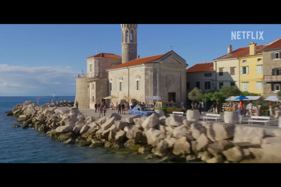 Netflixov film, sneman tudi v Piranu in Trstu, doživel pravi polom ...
